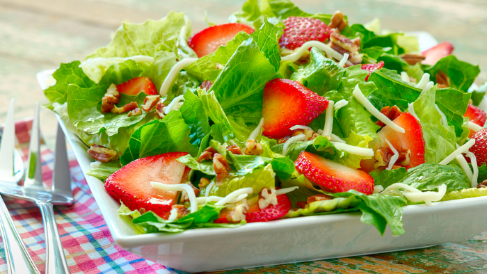 Simple Strawberry Salad – Rusty Hinges Ranch