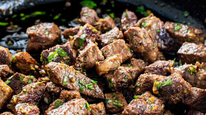 Garlic Butter Steak Bites – Rusty Hinges Ranch