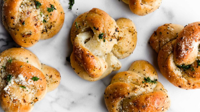Garlic Knots – Rusty Hinges Ranch